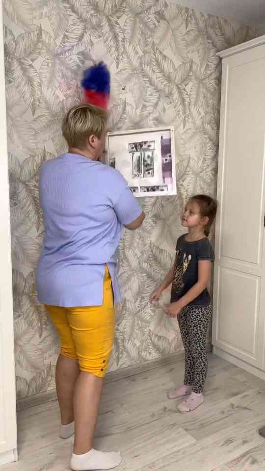Framed dad: The funny family setup he never saw coming