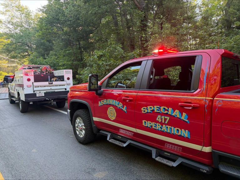 2 firefighters injured battling Coventry brush fire