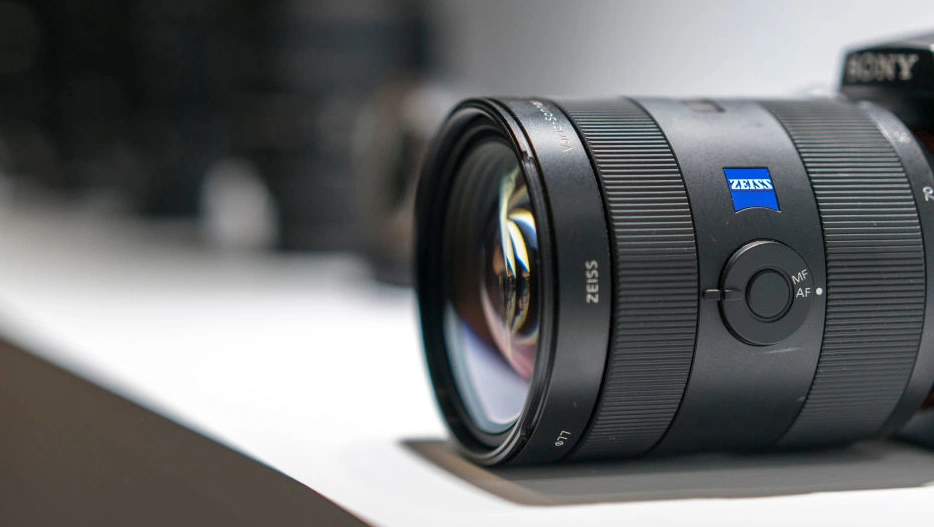 Zeiss unveils Horizon anamorphic lenses with built-in motors