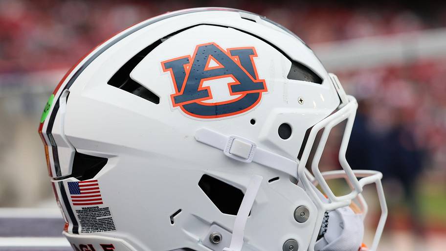 Auburn a top school for top-10 safety recruit after surprise visit