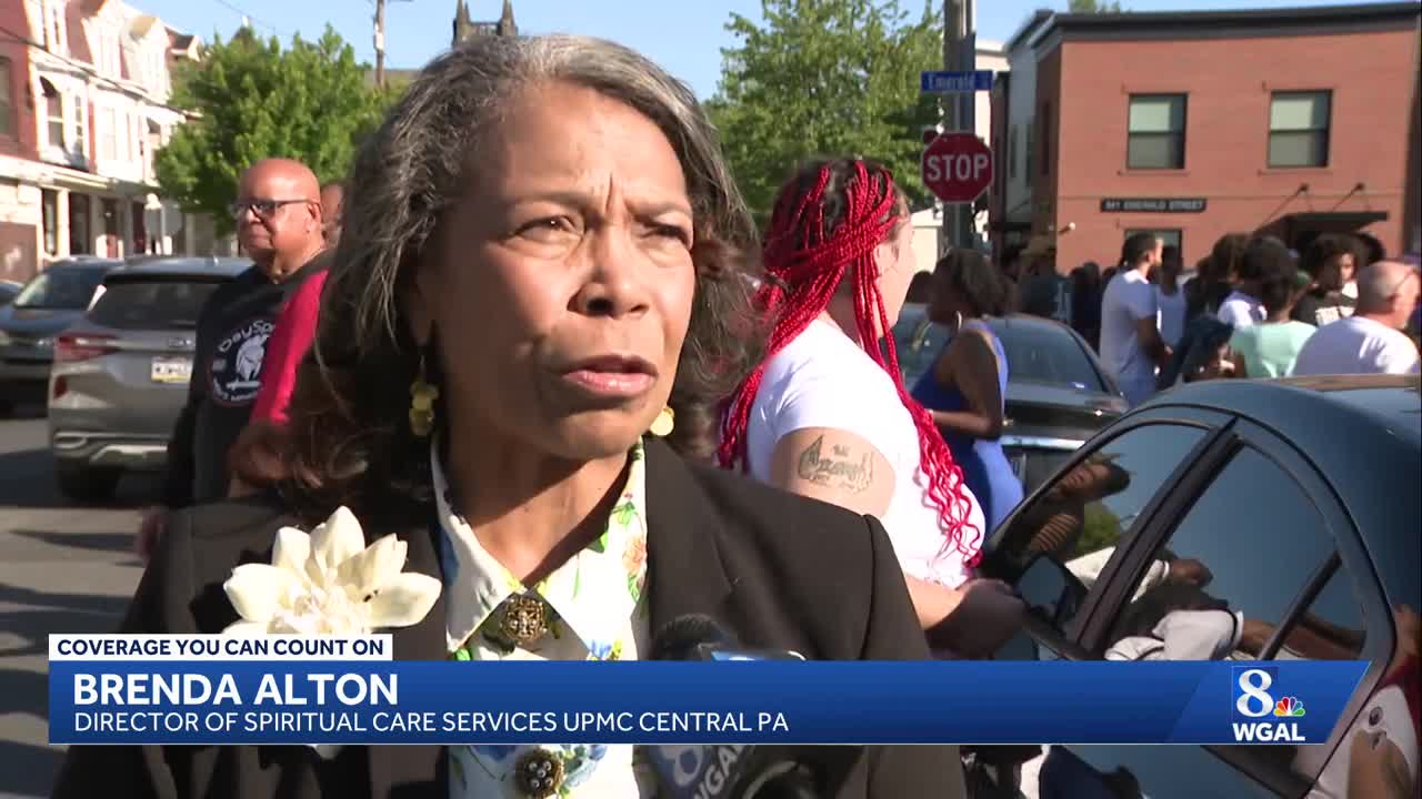 Harrisburg community holds vigil for teen killed after getting off ...