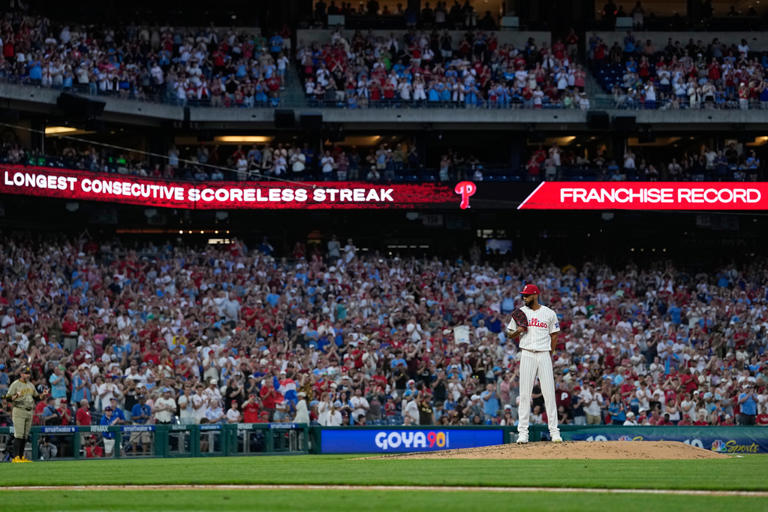 Phillies ace Sánchez's scoreless streak ends at 50 2/3 innings, 3rd ...