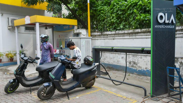 Costly fuel pushes more Indians to buy electric cars but challenges remain