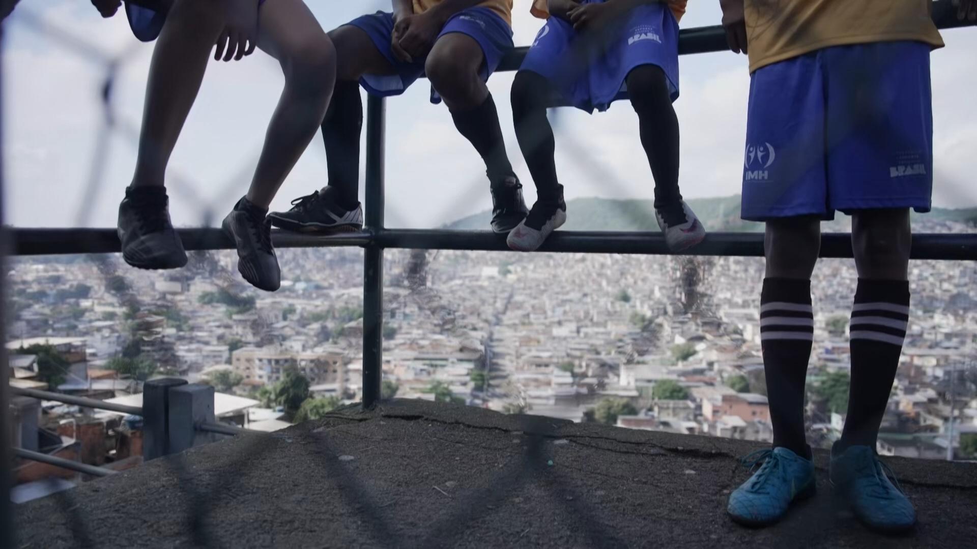 Footballers in Rio de Janeiro favela find hope and opportunity from ...