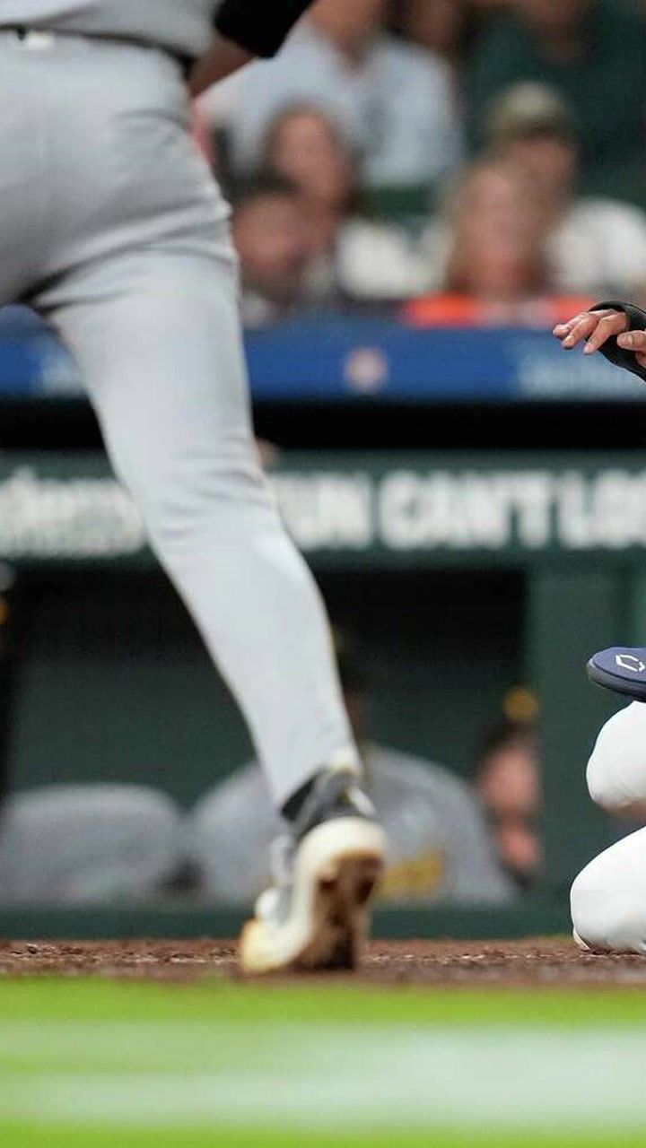 Astros drop second straight in 10-6 loss