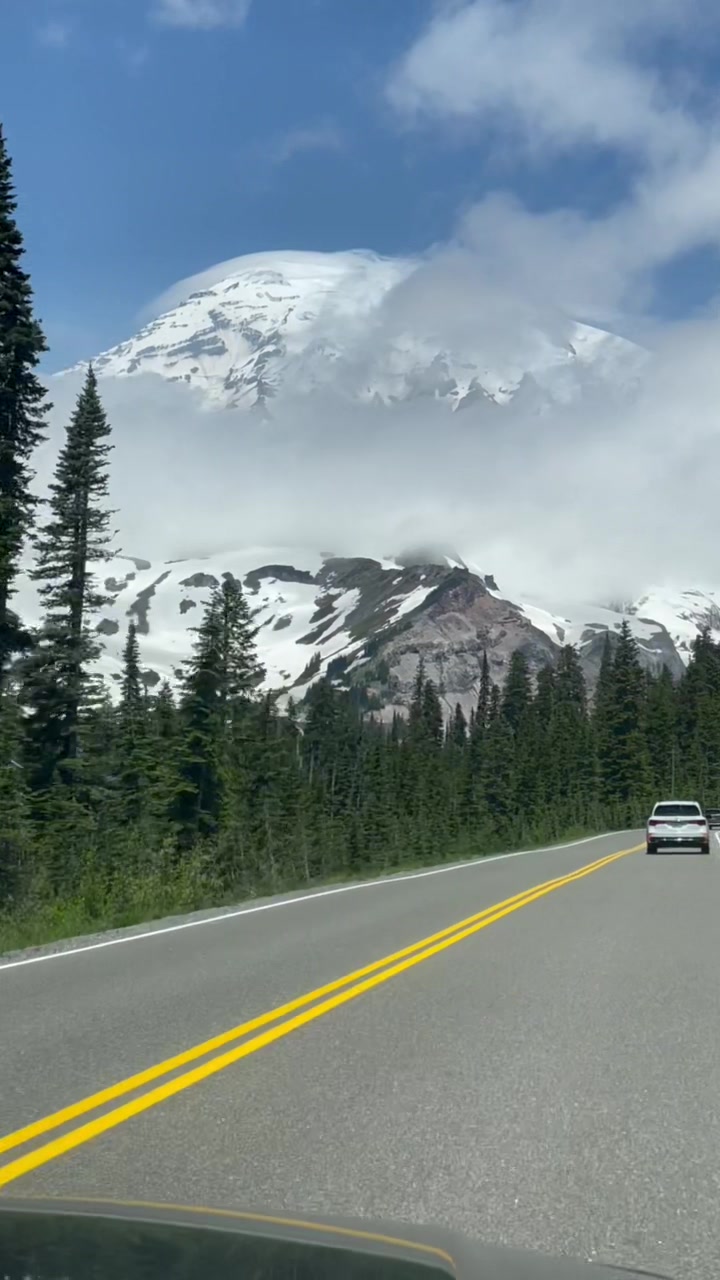 Scenic drives and views at Mount Rainier