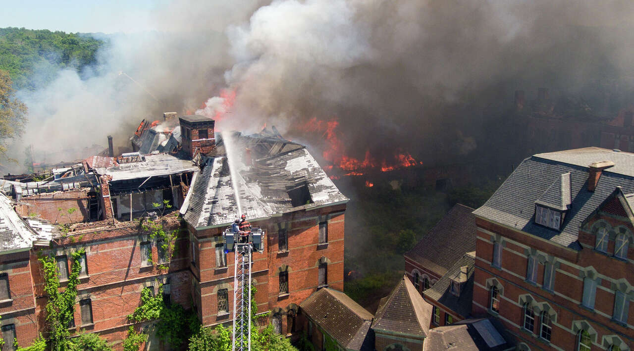 Massive fire breaks out at abandoned Hudson River Psychiatric Center