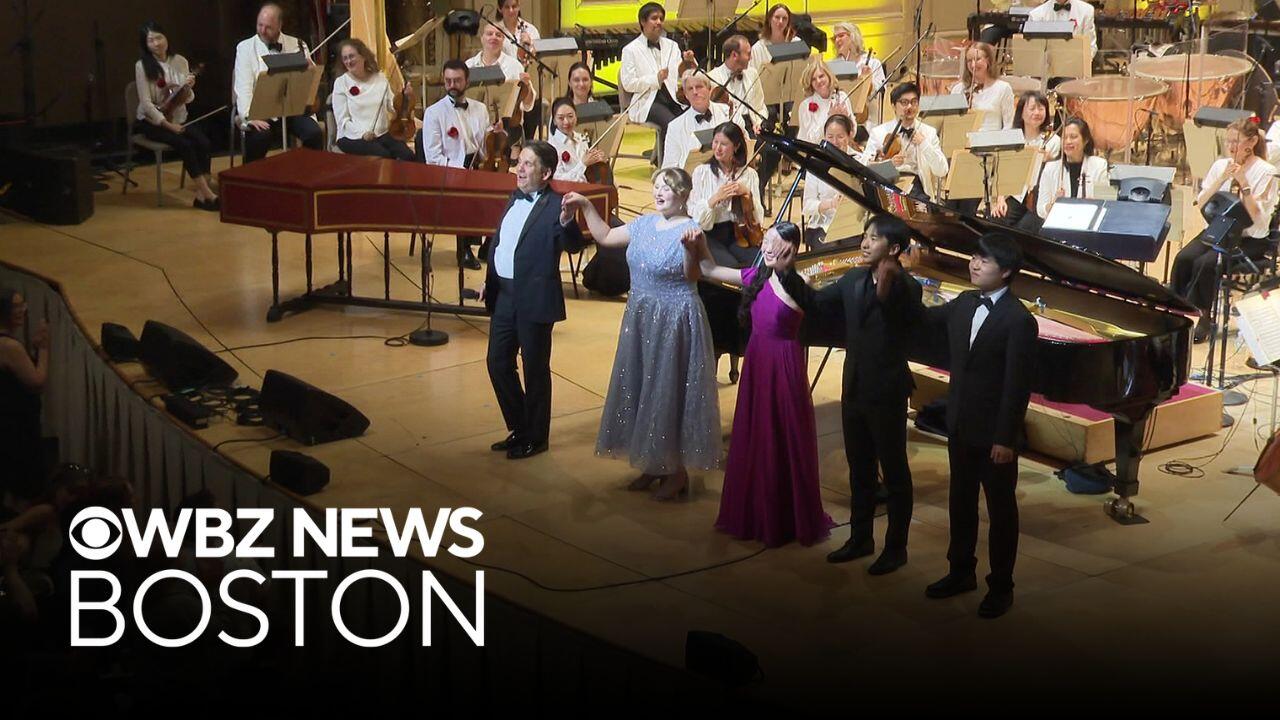 Winners of Young Artists Competition perform with Boston Pops