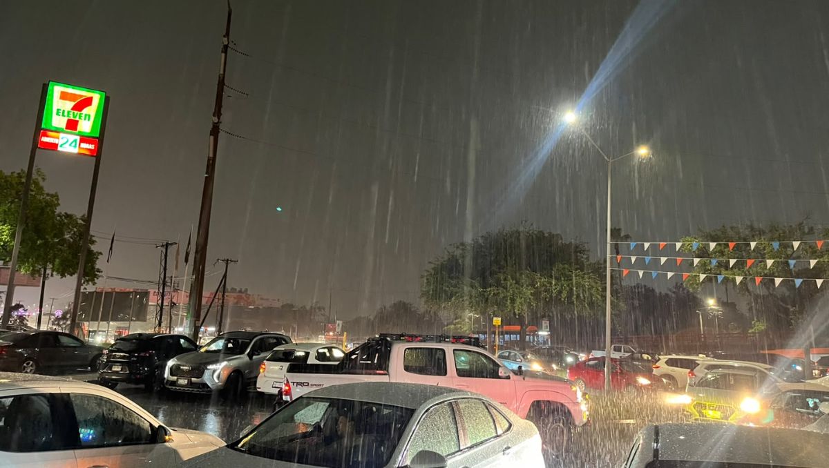 Lluvias fuertes y tormentas eléctricas azotan a Monterrey y otros ...