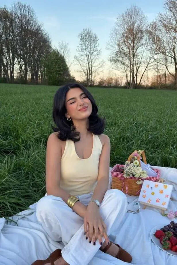 Solo-maxxing explained: Why Gen Z is breaking up with dating and ...