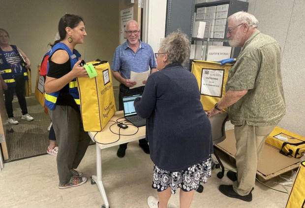 Williams, Silva retain Supes primary leads
