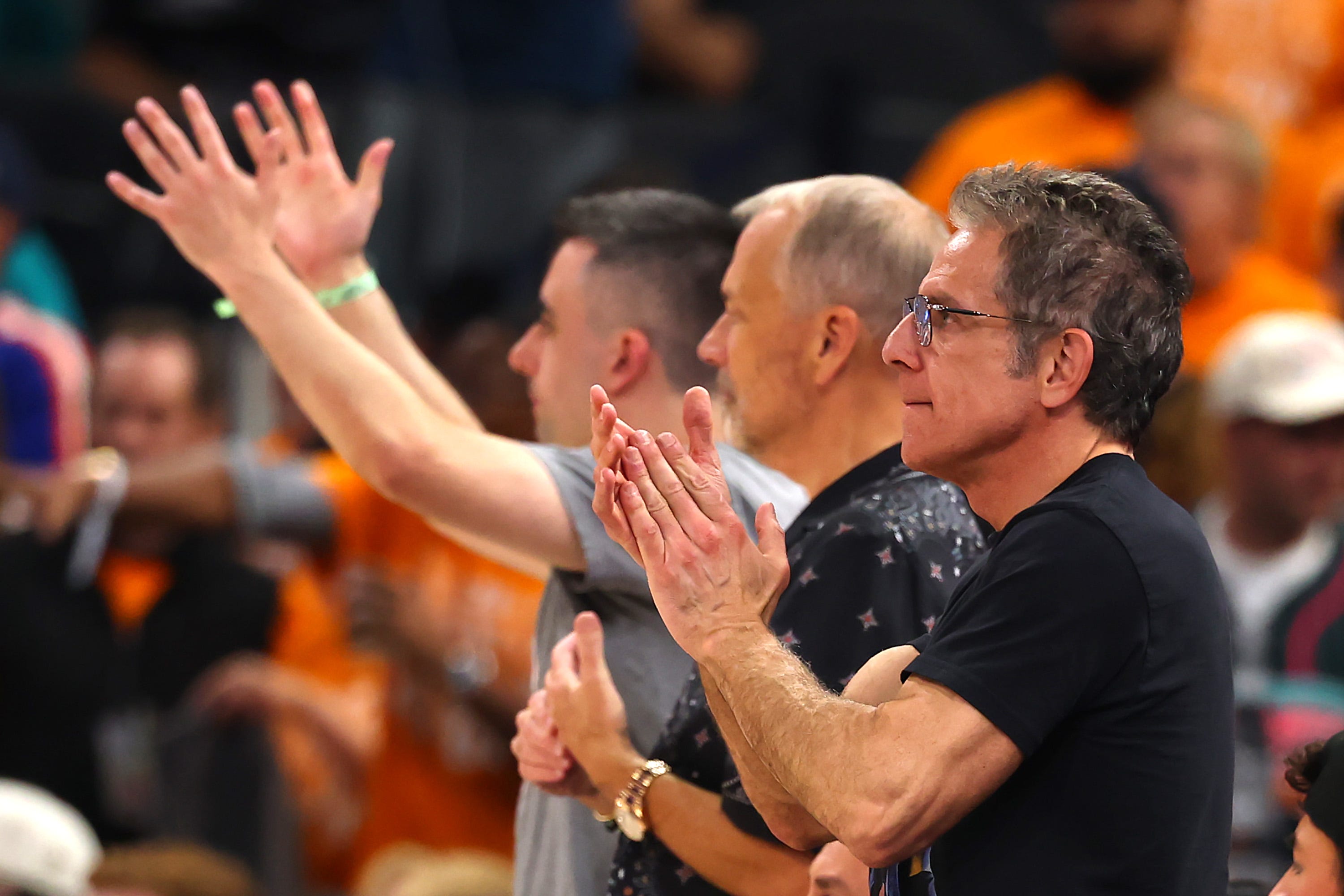 Spike Lee, Ben Stiller among Knicks fans at Game 1 of the NBA Finals