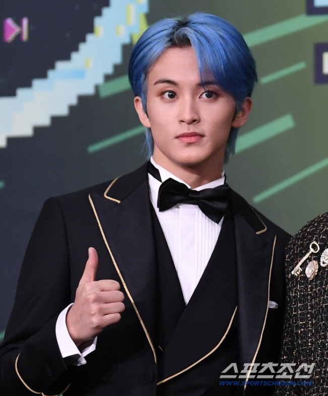 마크, NCT 탈퇴 두달 만 1인 기획사 차렸나.. '어퍼룸' 공식 계정 공개