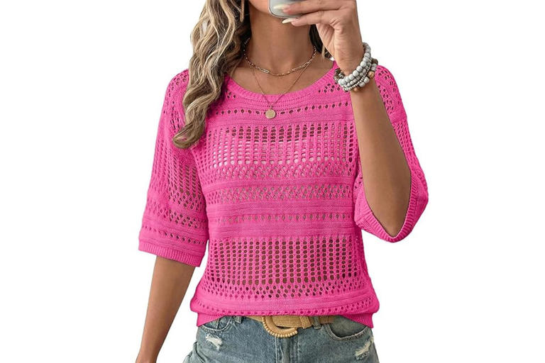 We found the ideal blouse style for summer — it has 1 clever detail to ...