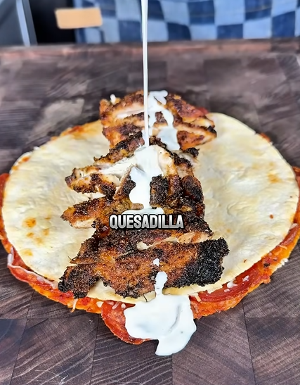 Giant chicken Caesar pizza taco 🤯🍕🥗 what do we even call this? crispy ...
