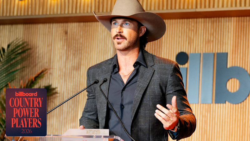 Riley Green accepts the Hitmaker Award from Clint Black | Country Power ...