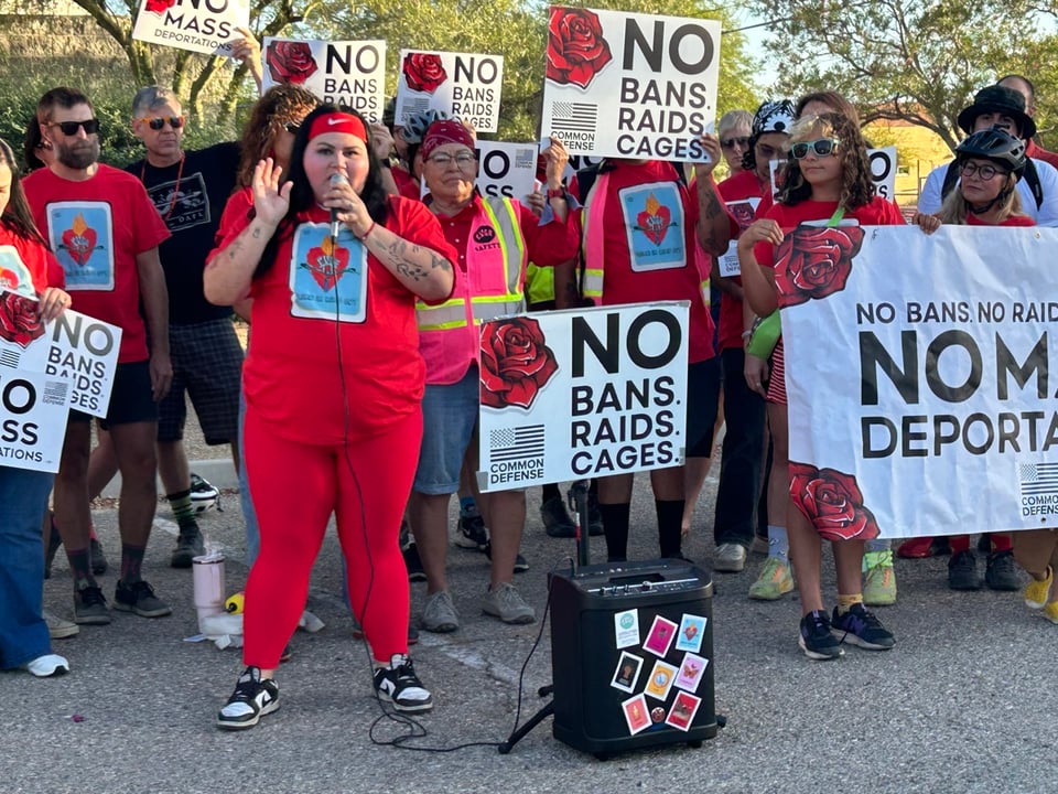 Corte frena deportación de Karla Toledo tras polémico arresto de ICE