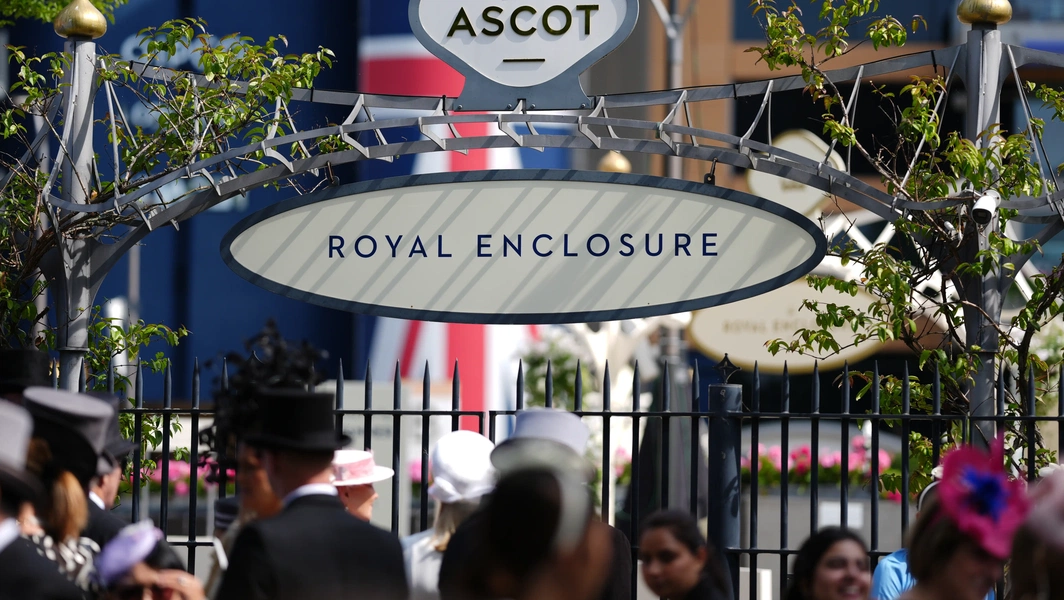 Zara Tindall’s 2003 Ascot look contrasts with current dress code