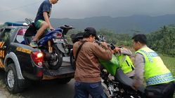 Balap liar di jalan Desa Dagan Purbalingga dibubarkan polisi, tiga ...