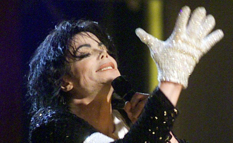 The real reason Michael Jackson wore his iconic white glove
