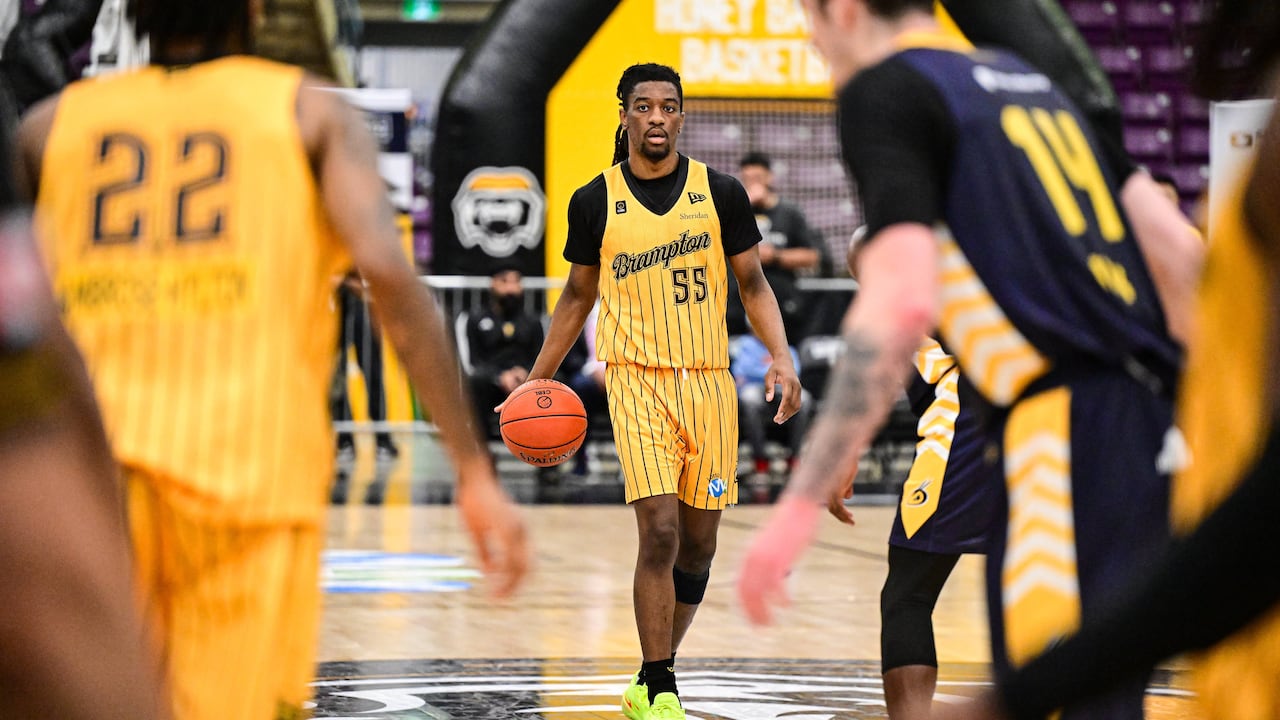 Honey Badgers end up with win over Stingers in tight scoring affair