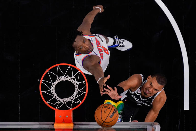 NBA Finals: Jalen Brunson scores 30 points, Knicks rally to beat Spurs ...