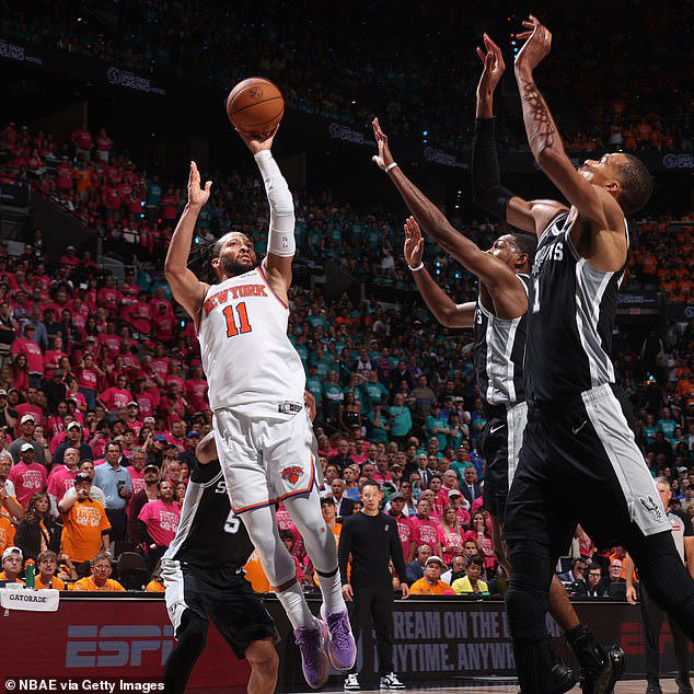 Battered Knicks pull out NBA Finals stunner as Spurs come up short in ...