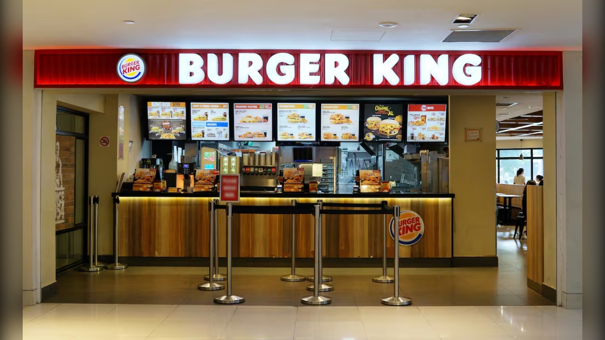 11 Fast-Food Chains That Have Survived for Decades and Americans Still ...