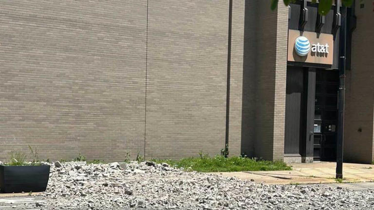 Bricks fall from building onto Youngstown road