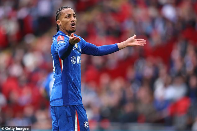 A front three worth £200m, Man United target Matheus Fernandes in ...