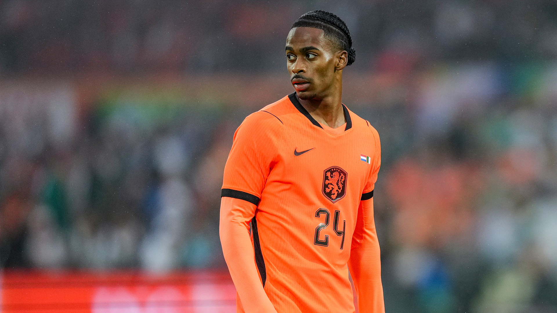 Koeman lovend na Oranje-zeperd: 'Hij heeft laten zien waarom hij erbij zit'