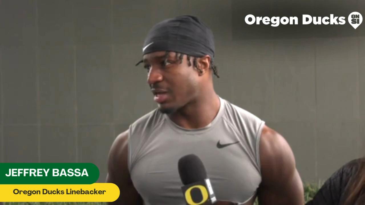 Oregon Ducks senior Jeffrey Bassa on Michigan running back Kalel Mullings