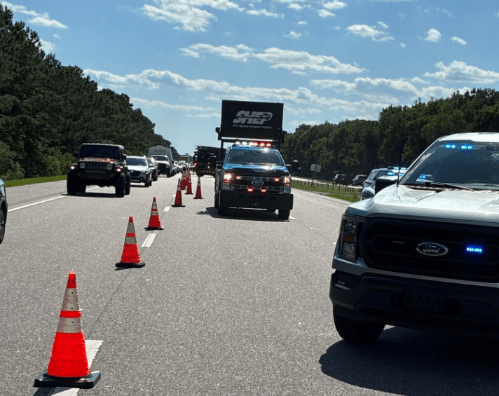 4-vehicle crash involving tractor-trailer blocks Highway 31 traffic ...