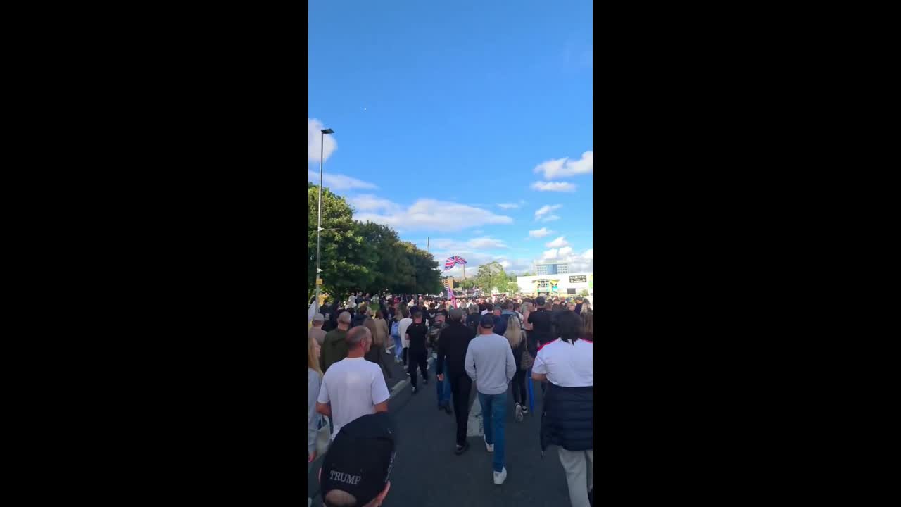 Mass protest erupts in Southampton over fatal stabbing of student Henry ...