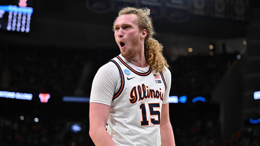 Does Jake Davis have a chance to start for Illinois in 2026-27?