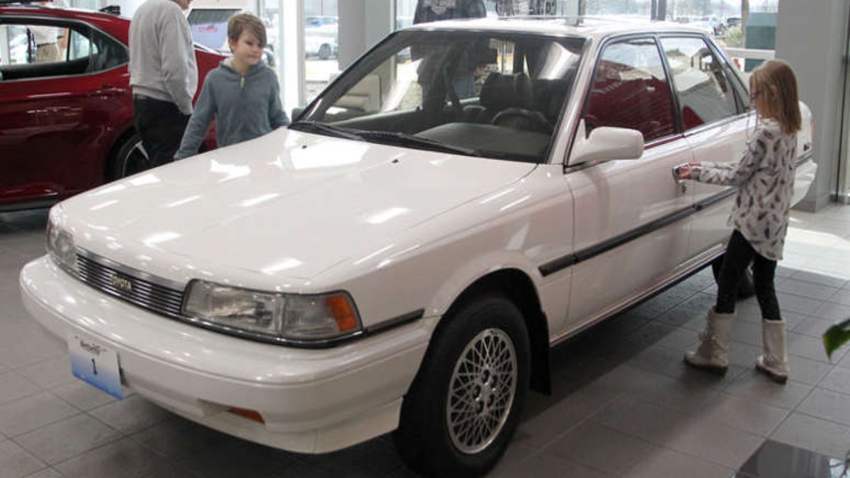 10 early-2000s vehicles that refuse to die and are still going strong today