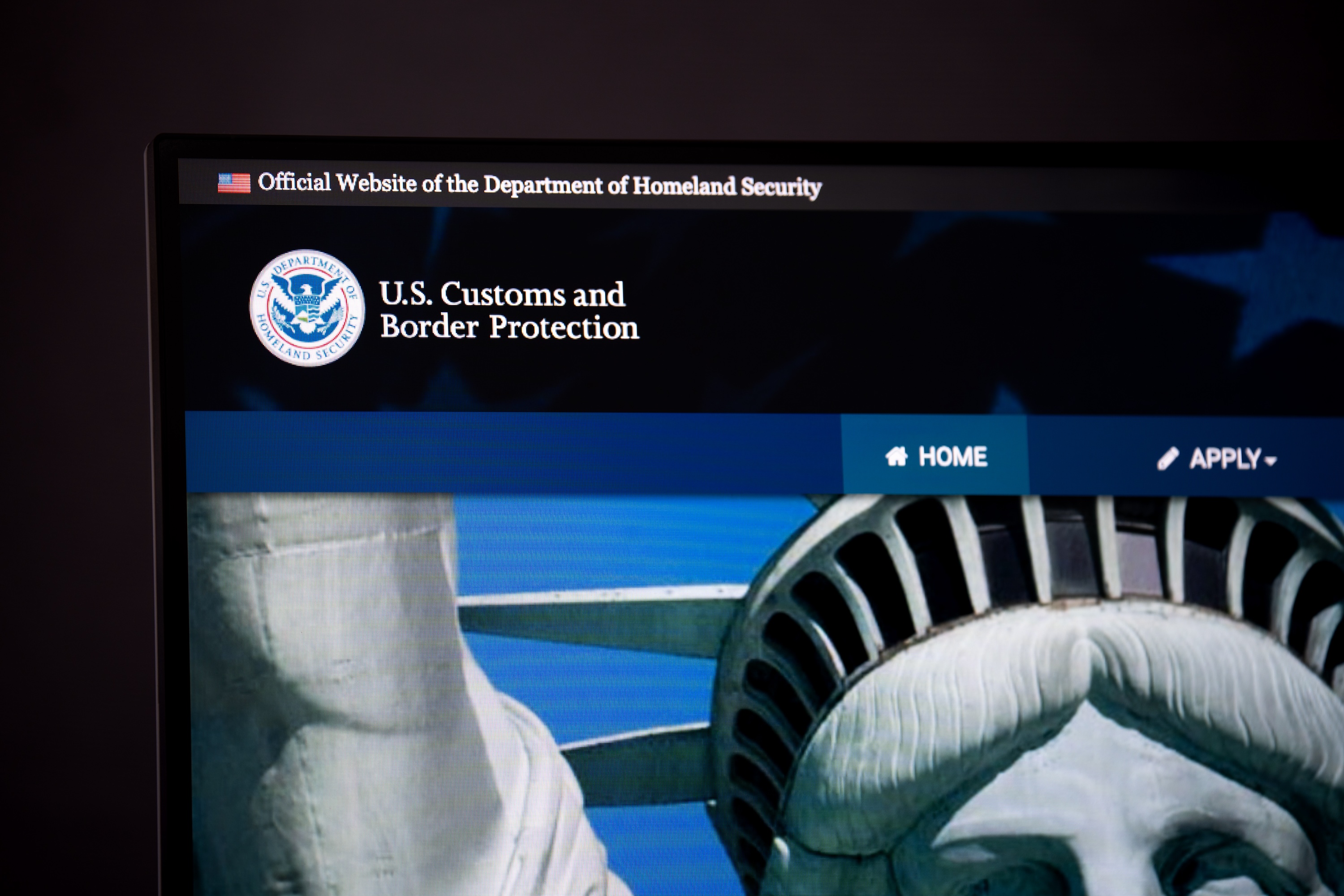 Aviation groups urge DHS to abandon customs cuts at US airports