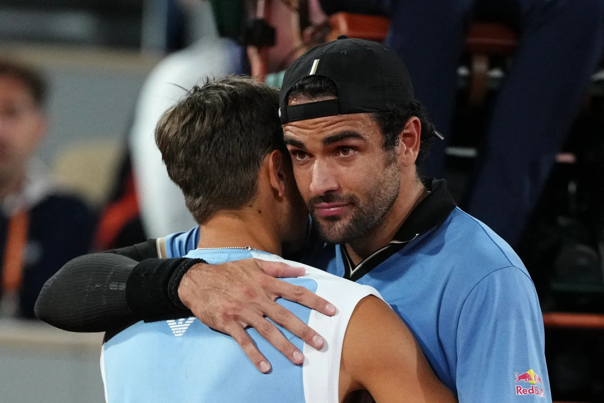 Vidéo - La scène déchirante entre Berrettini et son clan avant son ...