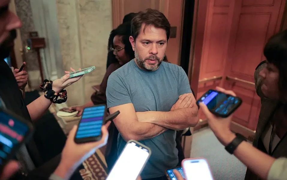 Gallego moves to challenge Trump-era green card policy