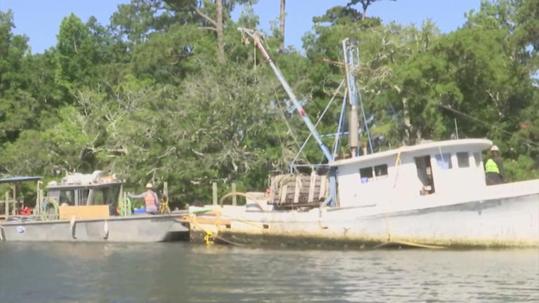 NC Coastal Federation multi-day operation removes abandoned vessels