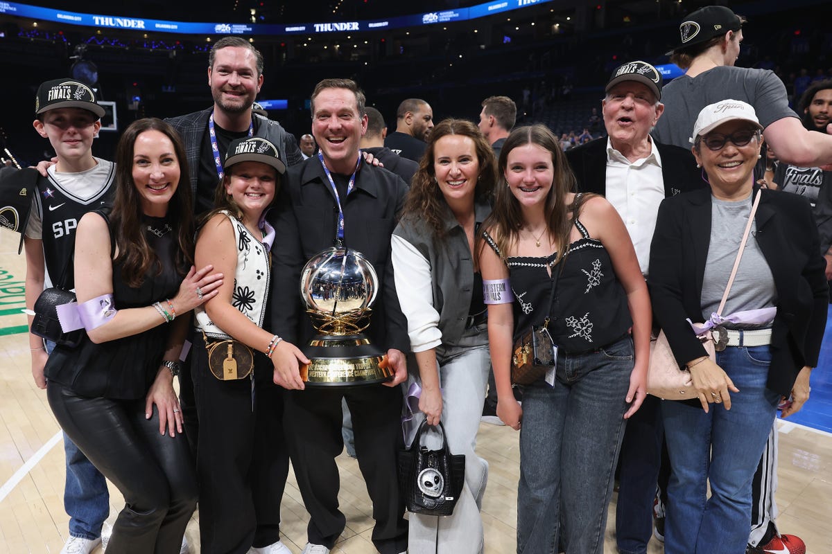 How one San Antonio family built the Spurs into an NBA dynasty