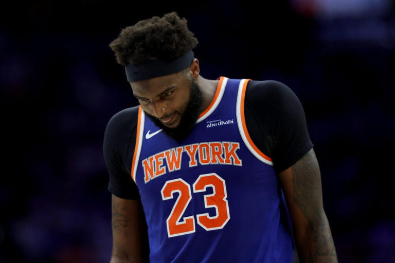 Brian Windhorst’s key detail about Mitchell Robinson’s hand injury ...