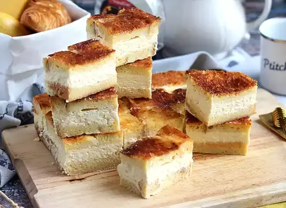 Barritas de cheesecake y tostadas francesas (French toast cheesecake bars)