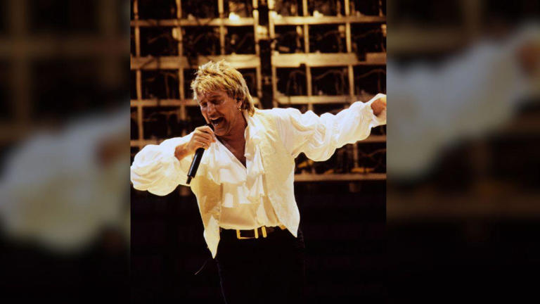Rod Stewart reveals why he canceled 2 concerts as he resumes Las Vegas ...