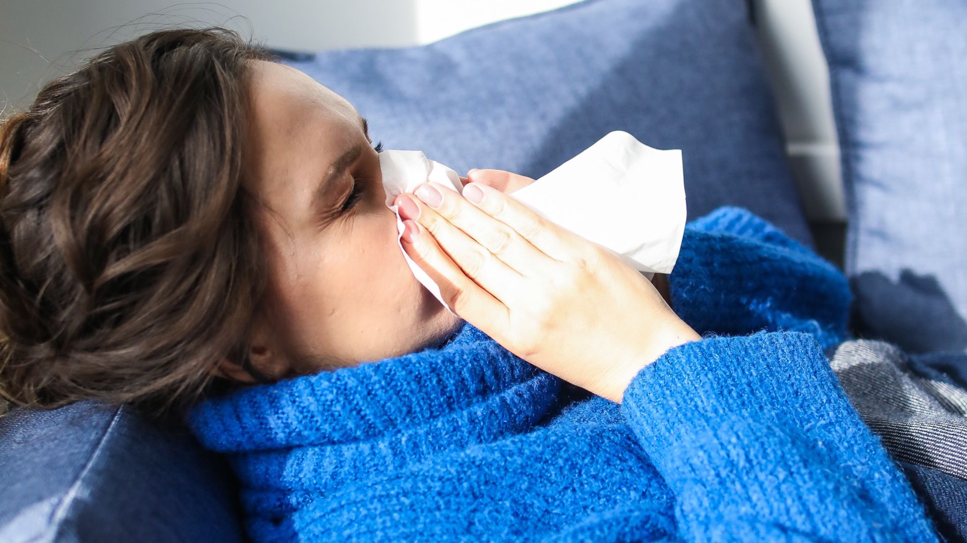 10 reasons why your ears feel clogged & 10 tips for relief