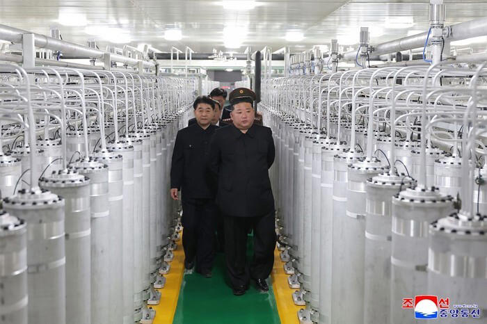 NK leader inspects new nuclear material production facility
