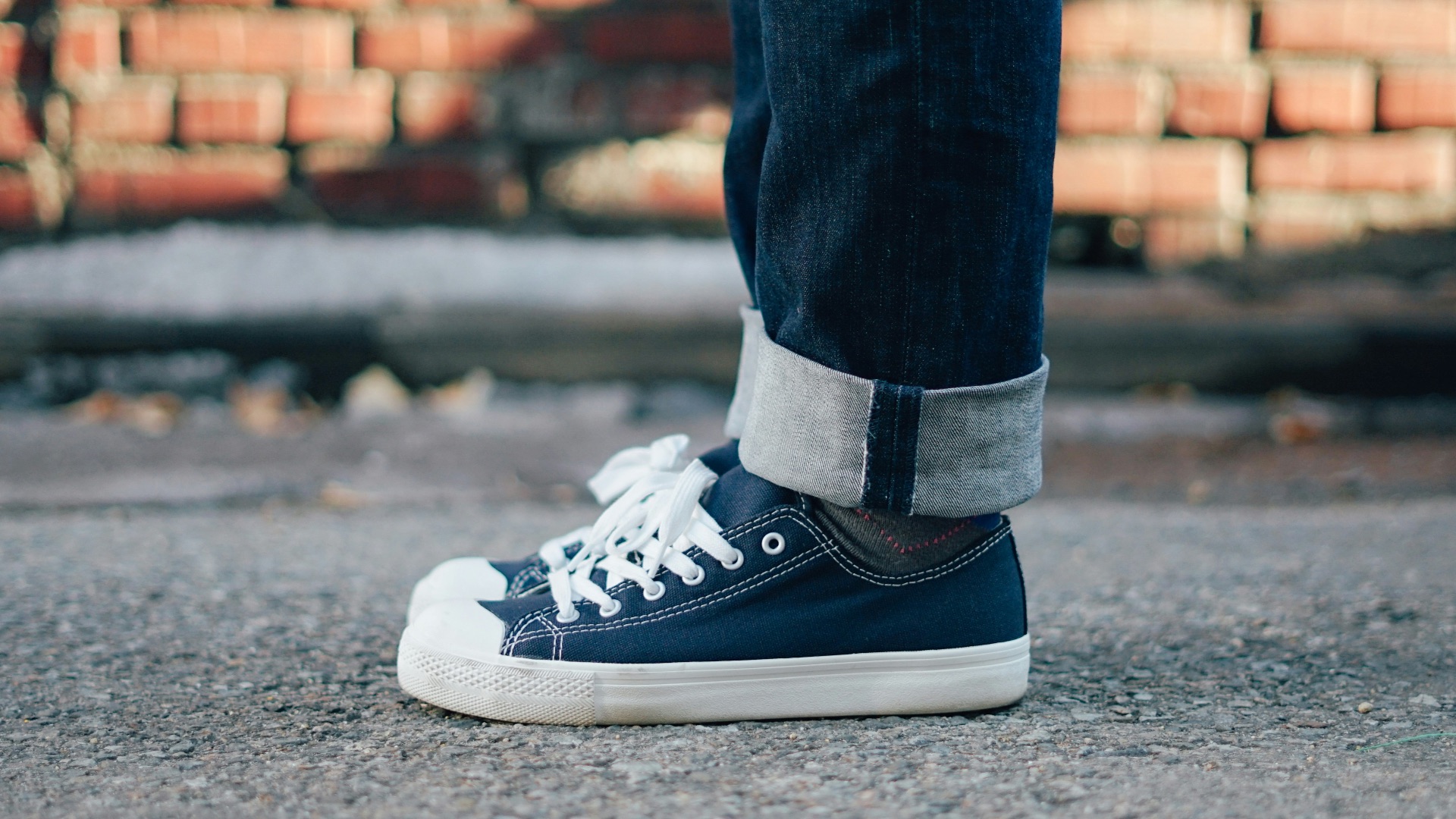20 annoying fashion problems only short people deal with