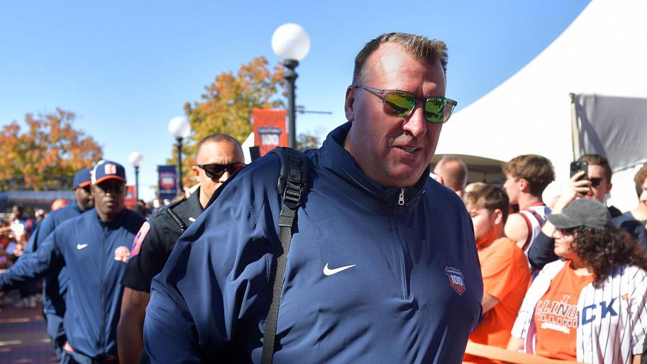 Illinois football rocked the house at Wrigley Tuesday night during the ...
