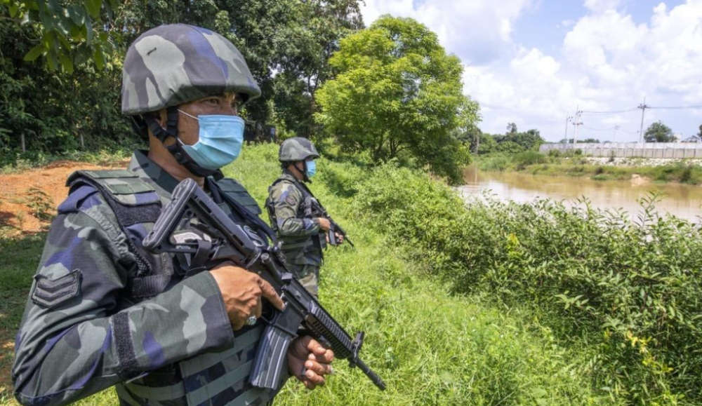 Two men caught after hiding 312 ketum drink packets in forest near ...