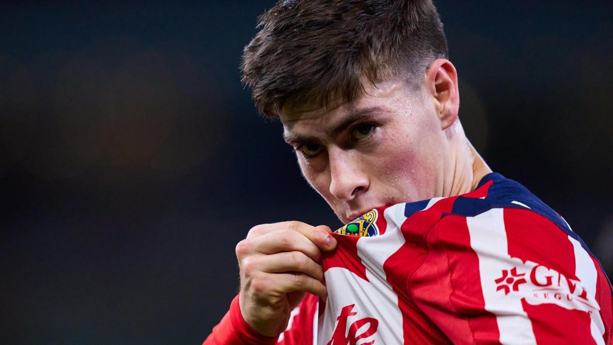 ¡De Chivas para el mundo! La 'Hormiga' González, el mejor jugador de la ...